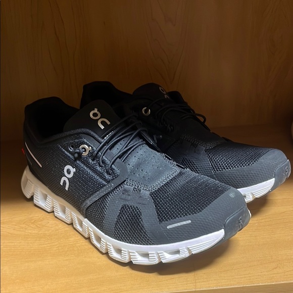 On Running | Shoes | Onclouds Black Sneakers | Poshmark